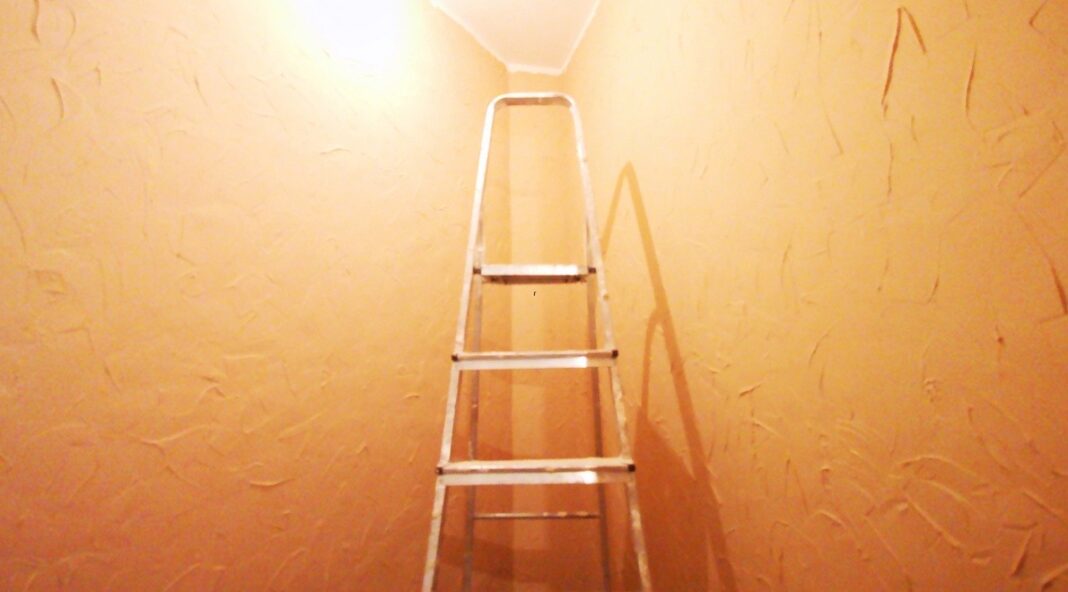 Everything You Need to Know About the Evolution of Roofing Ladders ...